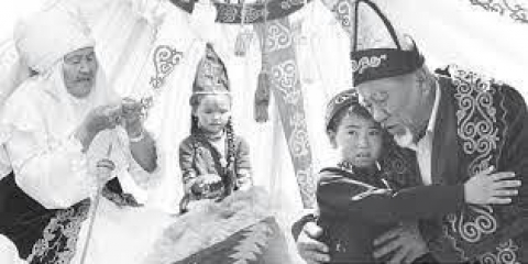 ӘЖЕМ, АТАМ – ҚАСИЕТІ ТӨРІМНІҢ... | Qazaquni.kz | Қазақстан жаңалықтары | Қазақ үні сайты